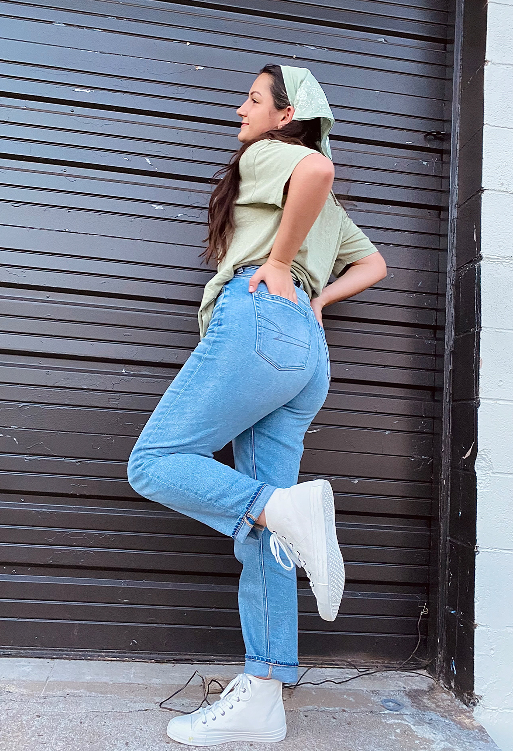 Singer Abby’s Fave Fit: The Mom Straight Jean - American Eagle Style ...